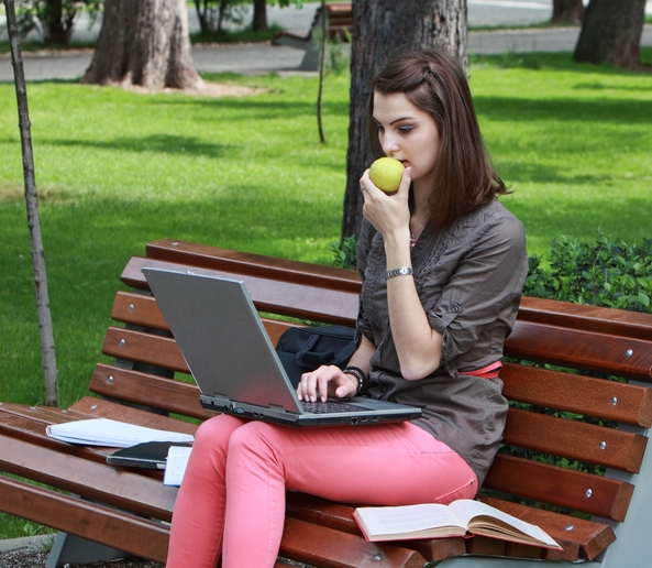 ¿Cómo estudiar en línea la universidad? | Blog - UTEL - BLOG | Utel